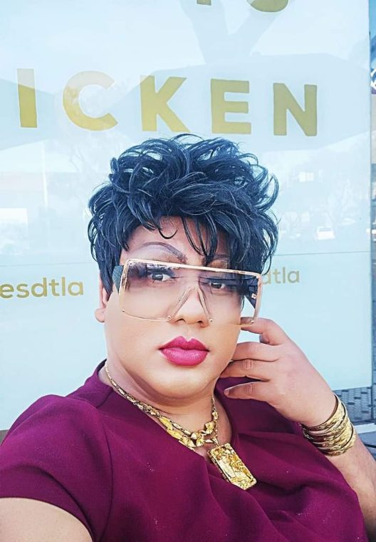 Meneropong Perjuangan Hidup, Cinta dan Ketulusan Ny. Rowiy R .F ...